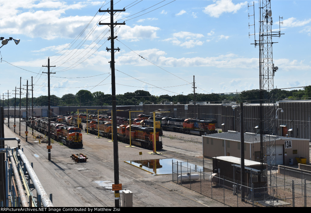 BNSF 5487 795 6621 58 8953 2904 2200 2229 1028 HLCX 3886 BNSF 7776 9827
